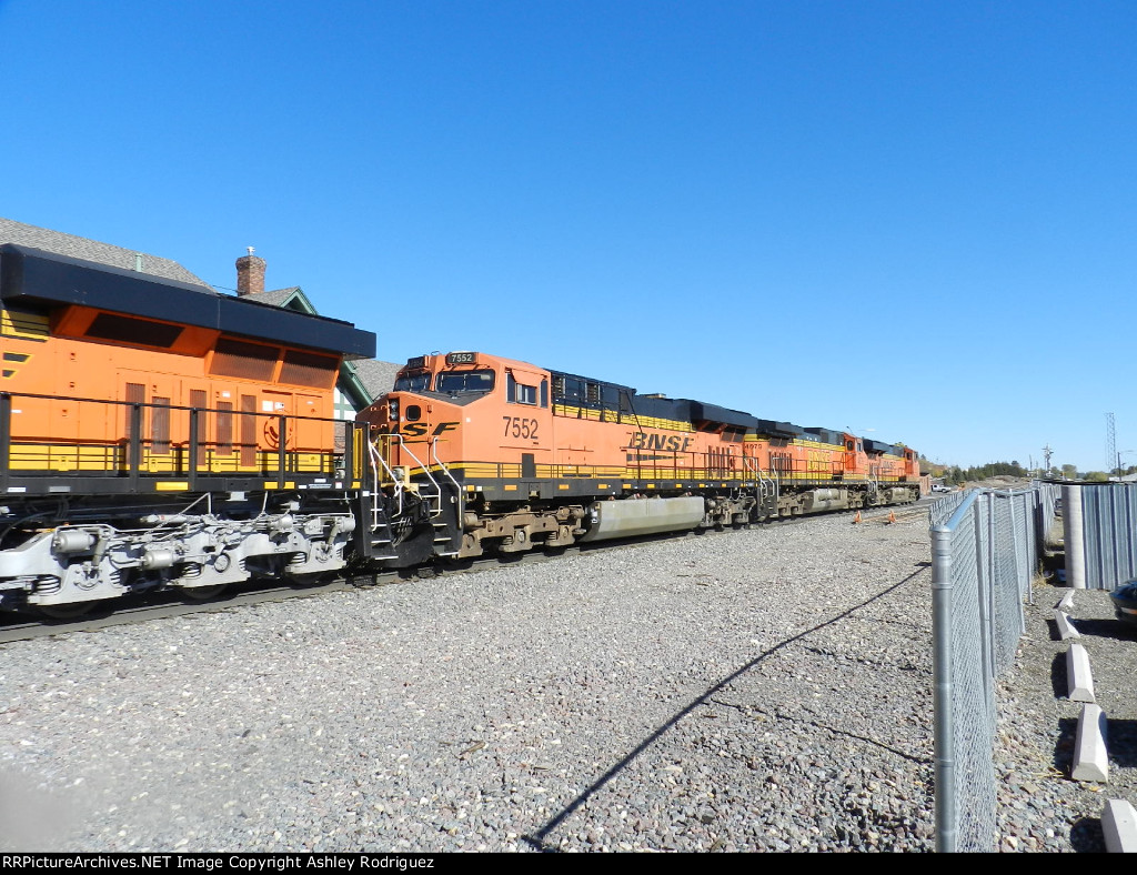 BNSF 7552